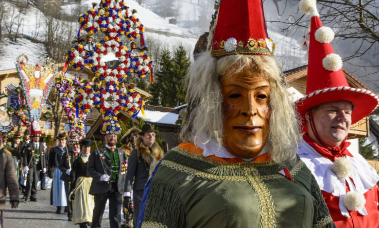 Frau Perchta - Brauchtum Krampus Perchten Teufel Klausen und mehr