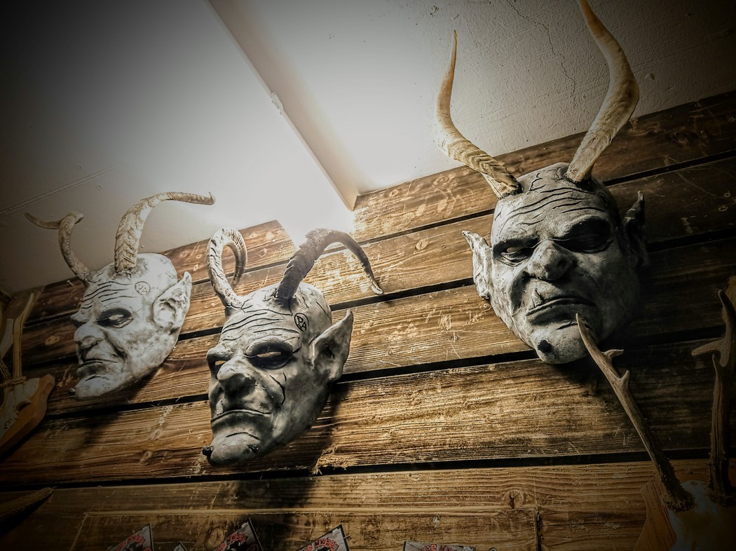 Planke´S Masken - Brauchtum Krampus Perchten Teufel Klausen und mehr
