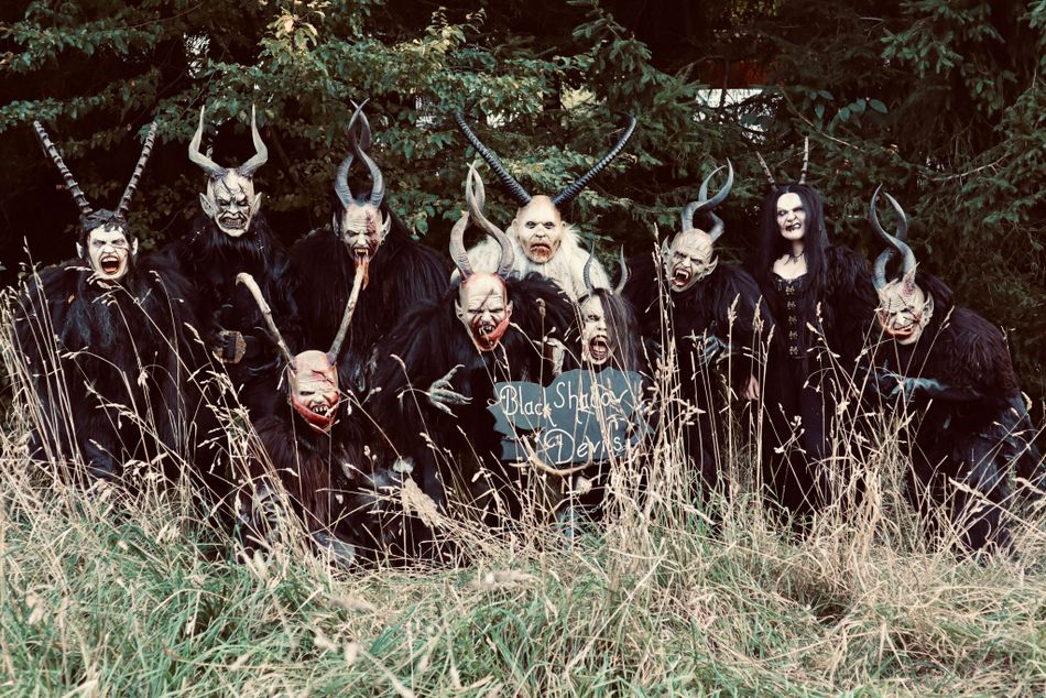 Black Shadow Devils - Brauchtum Krampus Perchten Teufel Klausen und mehr